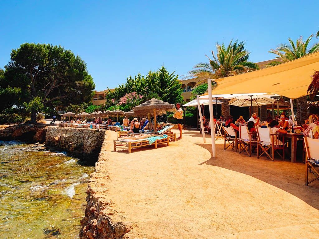 Santa Eularia: Babylon beach | Besos de Ibiza