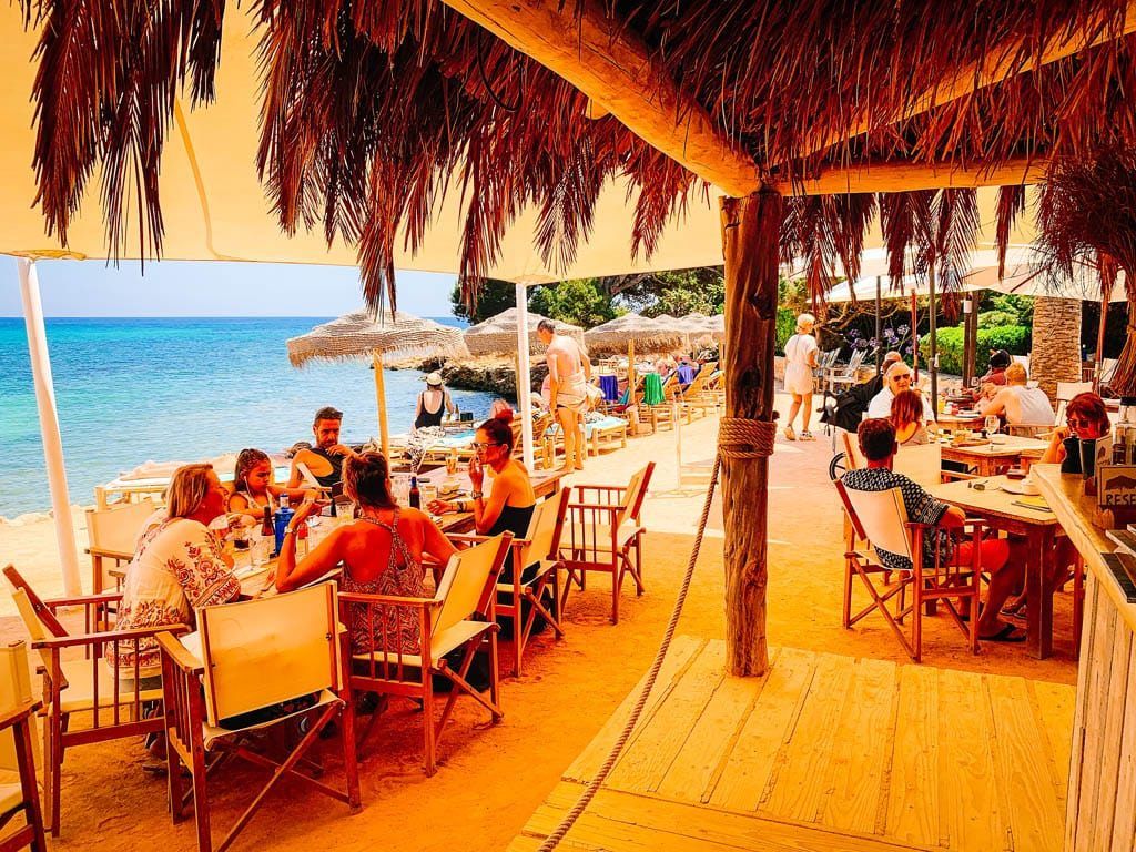 Santa Eularia: Babylon beach | Besos de Ibiza